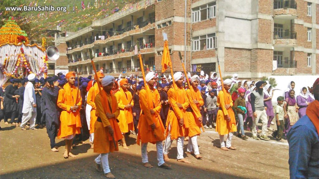 Vaisakhi ‘s ‘Jorh Mela’ Floods the Valleys of Baru Sahib with a Splash ...